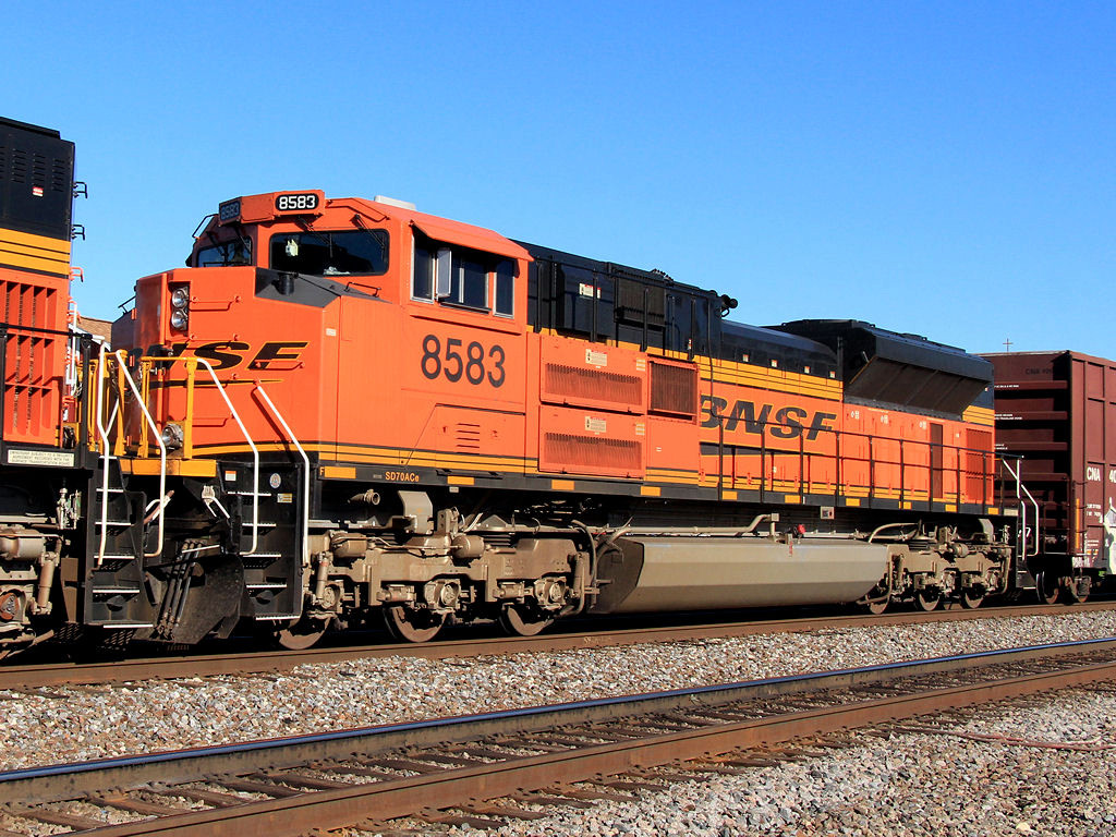 BNSF 8583
